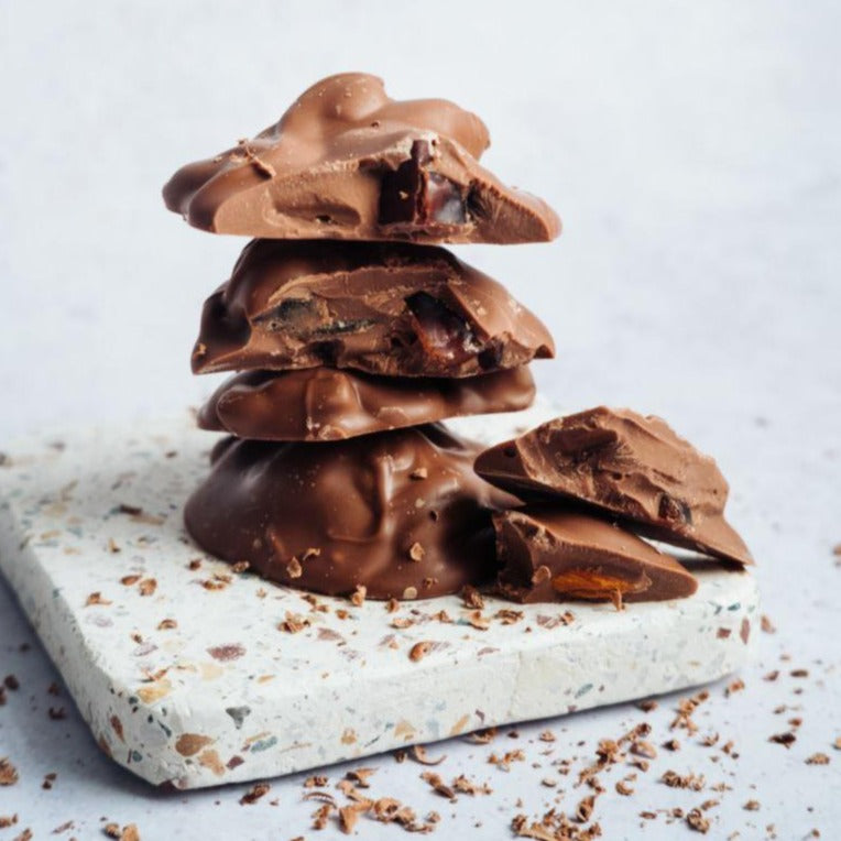 Chocolate Date Clusters (Milk, White or Dark Chocolate) – T H E D A T E R Y