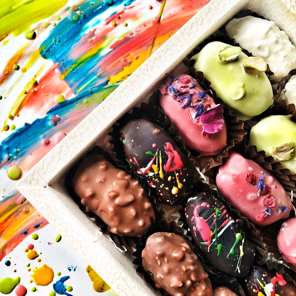 The SIGNATURE Giftbox – T H E D A T E R Y